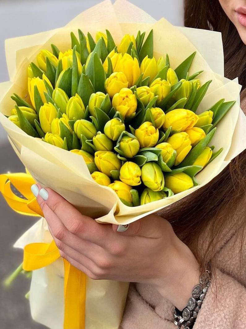 1️⃣ Букет «Солнечная сантиния» — купить с доставкой в Уральск!